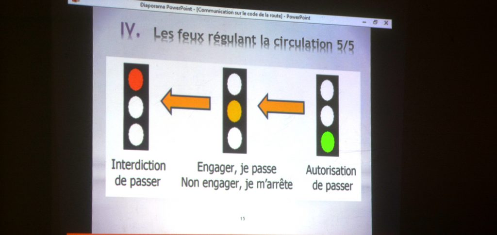 « L’usager qui déclare qu’il est passé au feu orange devrait être ...
