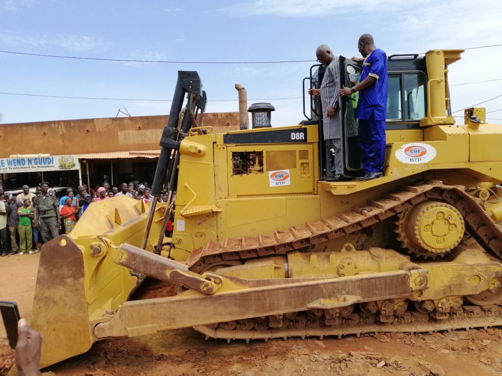 Ouagadougou : Lancement des travaux de bitumage dans les ...