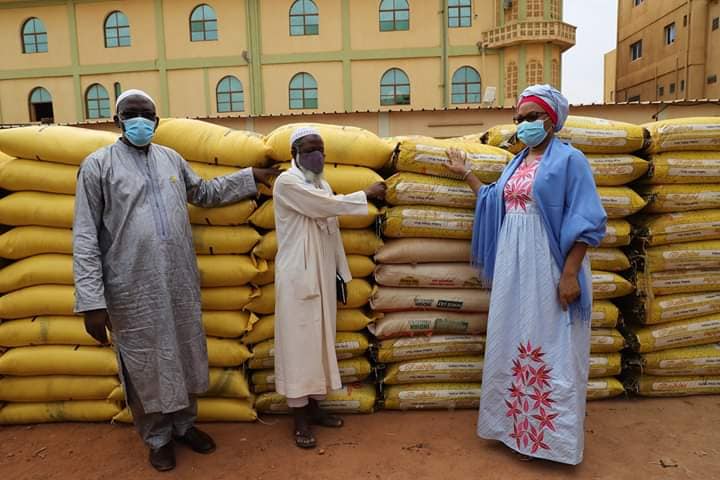 Burkina Faso : Don du mouvement sunnite aux déplacés et aux personnes ...