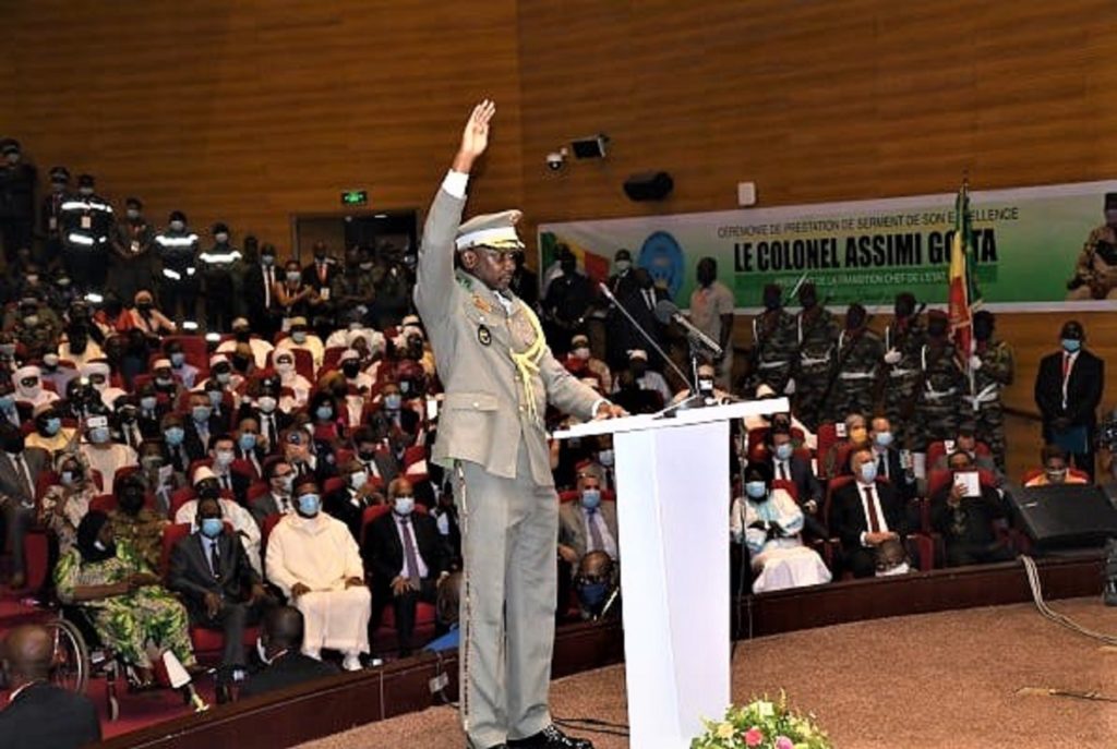 Mali: Le colonel Assimi Goïta investi président de la transition