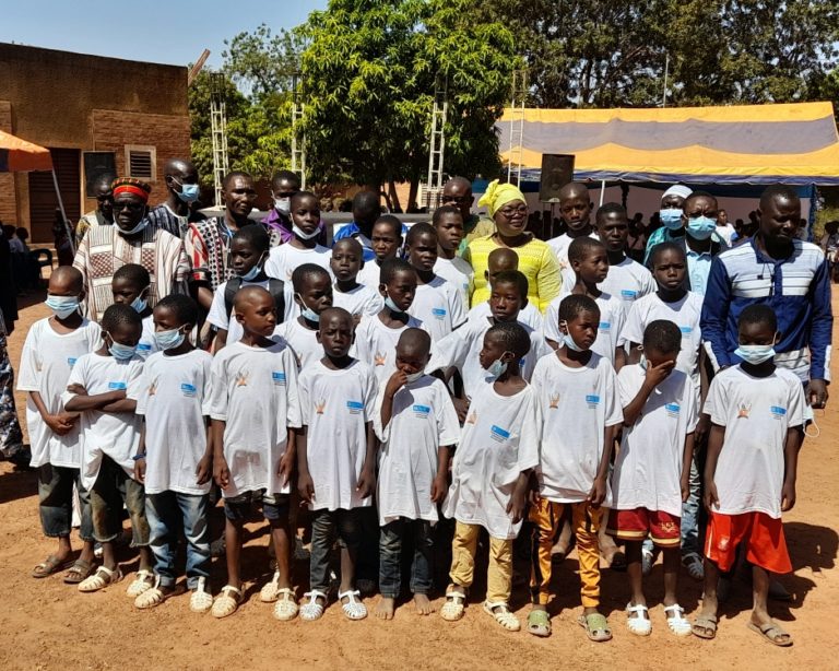 Burkina Faso : Le Ministère de la famille et l’ONG SOS Villages d’Enfants célèbrent le droit de ...