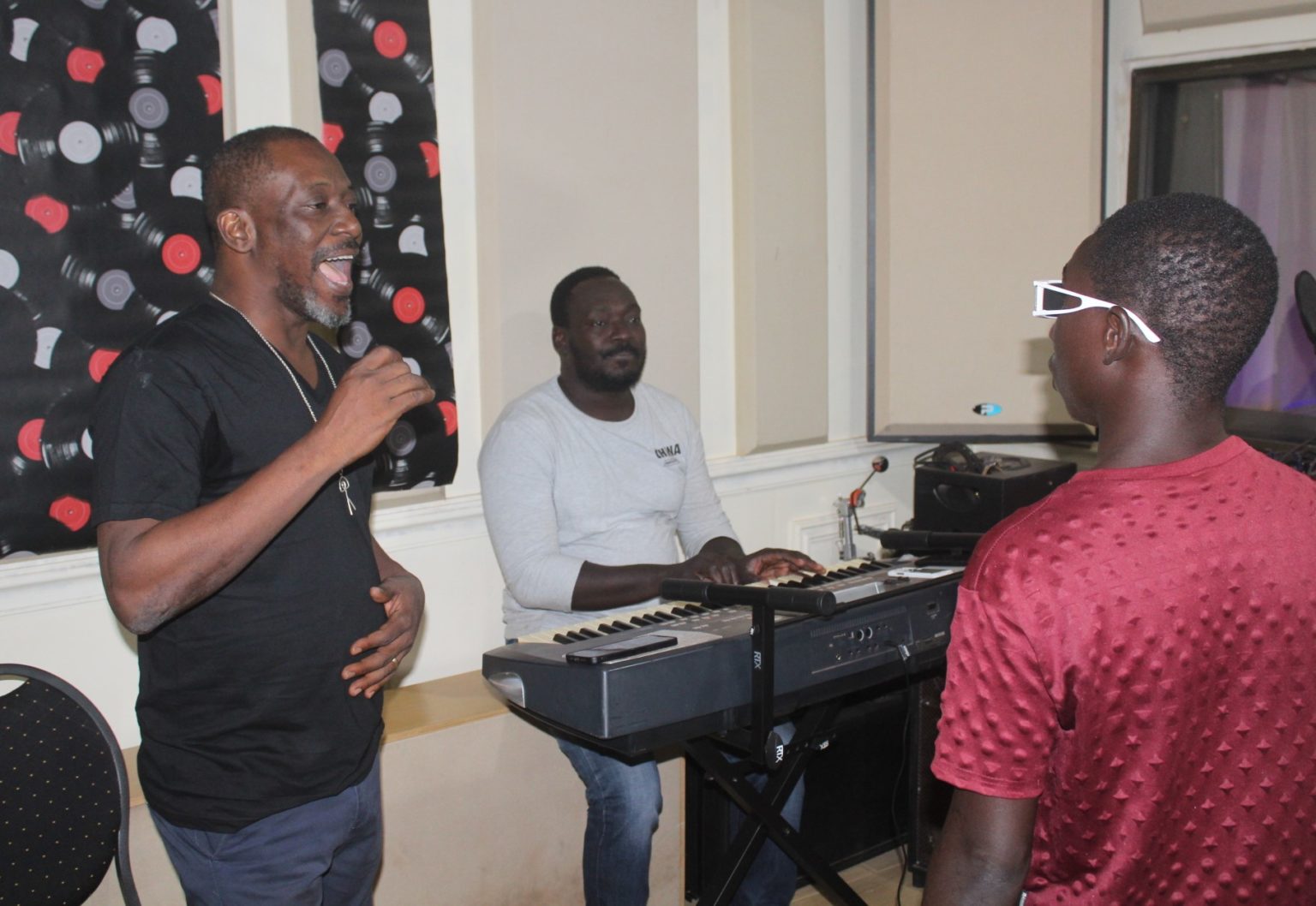 Musique : « Le meilleur remède pour la voix, c’est le repos » (Bil Aka ...