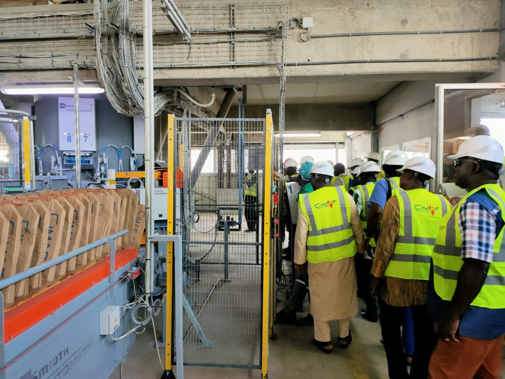 CIMAF Burkina : Le Ministre Abdoulaye Tall explore l’usine de Bobo