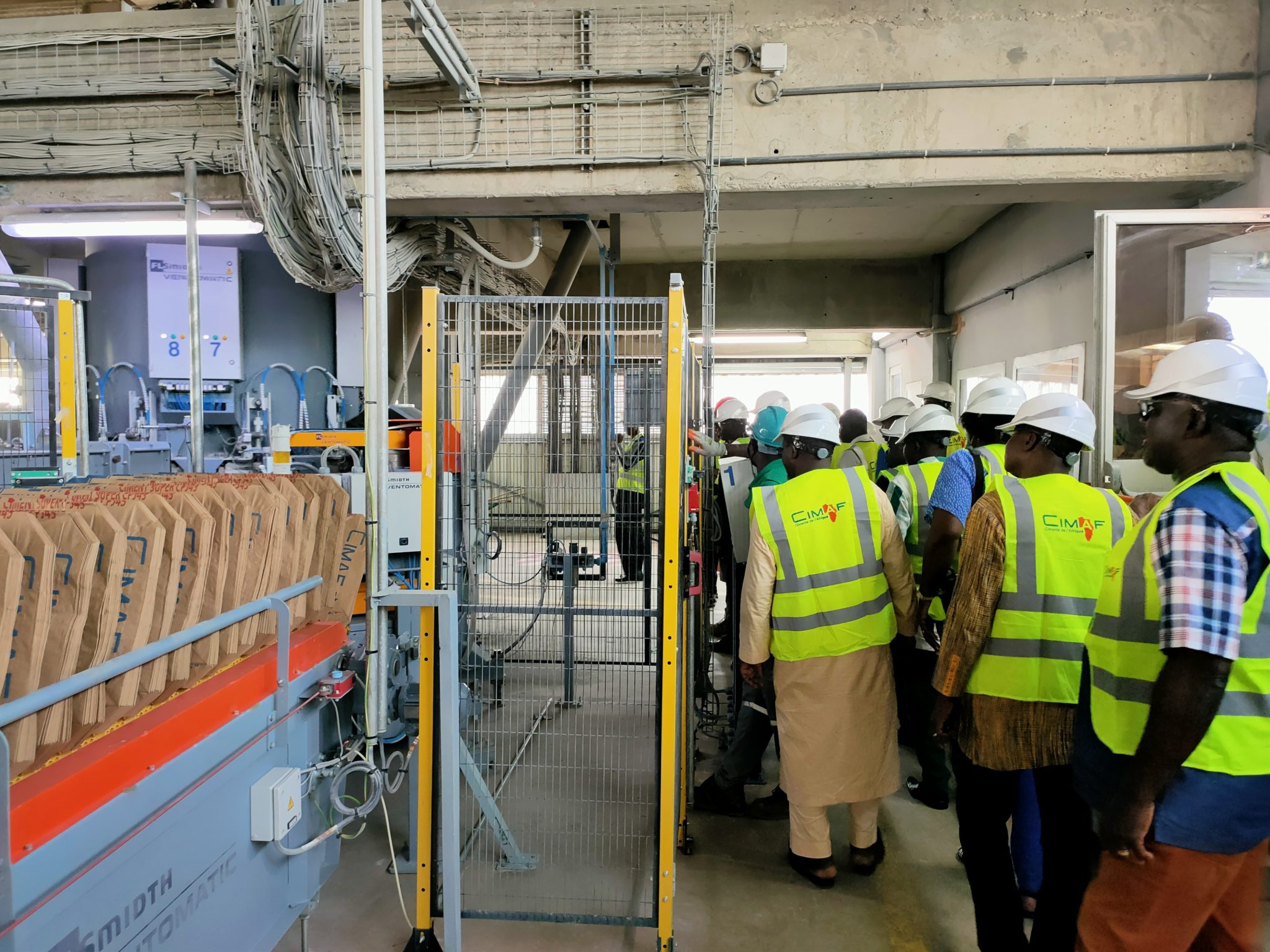 CIMAF Burkina : Le Ministre Abdoulaye Tall explore l’usine de Bobo