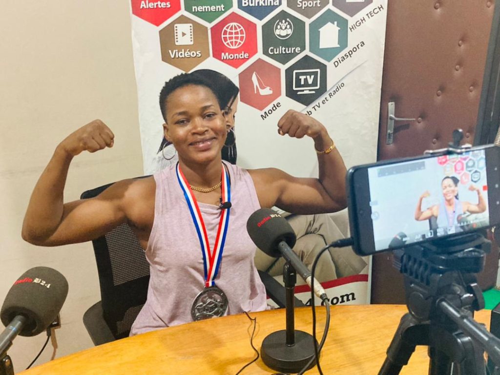 "Certains te félicitent, d'autres te critiquent" (Safoura Compaoré ...