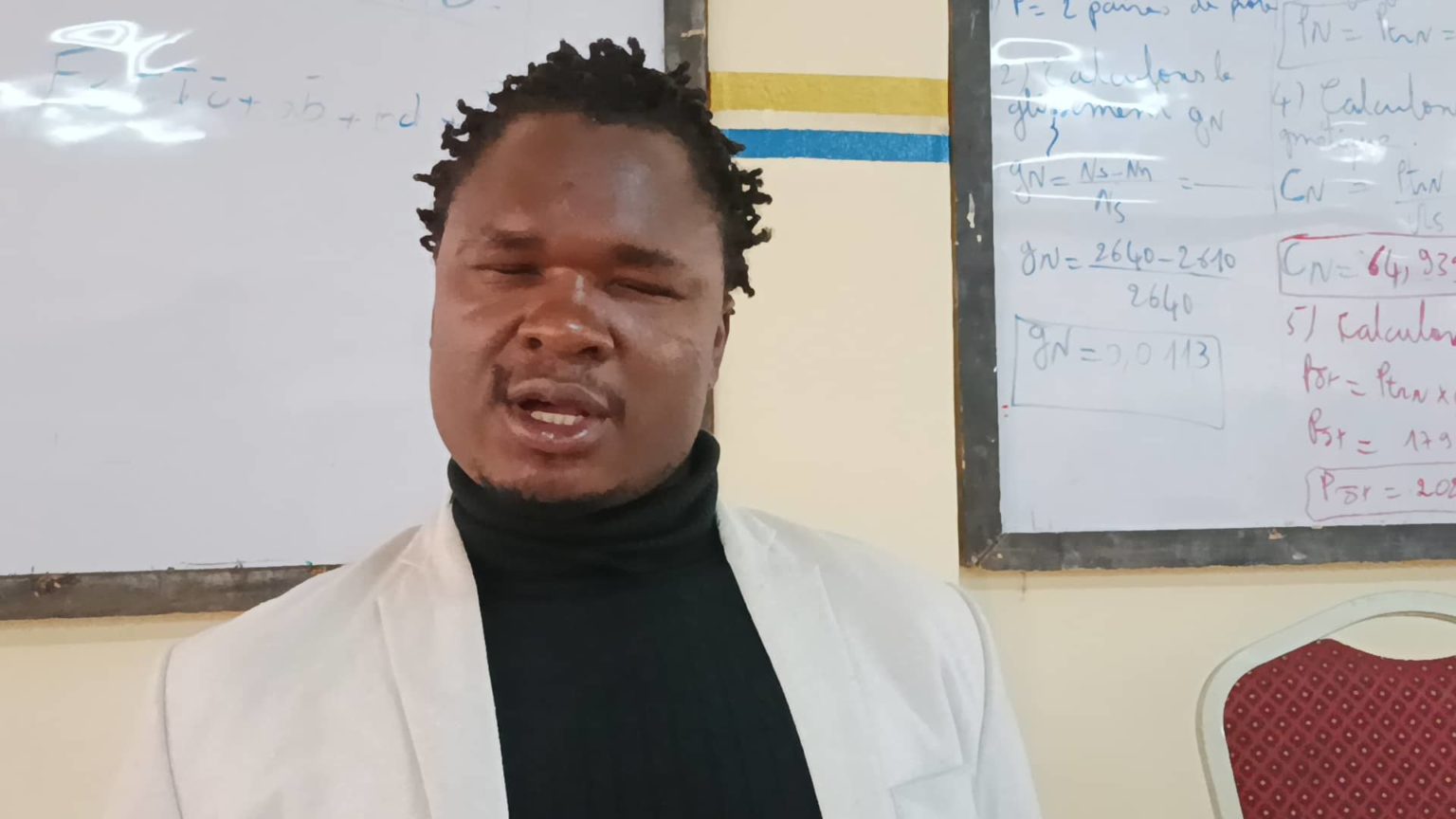 Nik Said : Handicapé visuel, fonctionnaire de l'Etat et Artiste ...