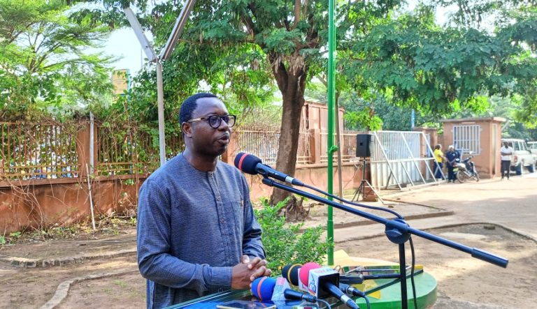 "A la montée des couleurs on parle d'un peuple, d'un pays, d'une terre ...