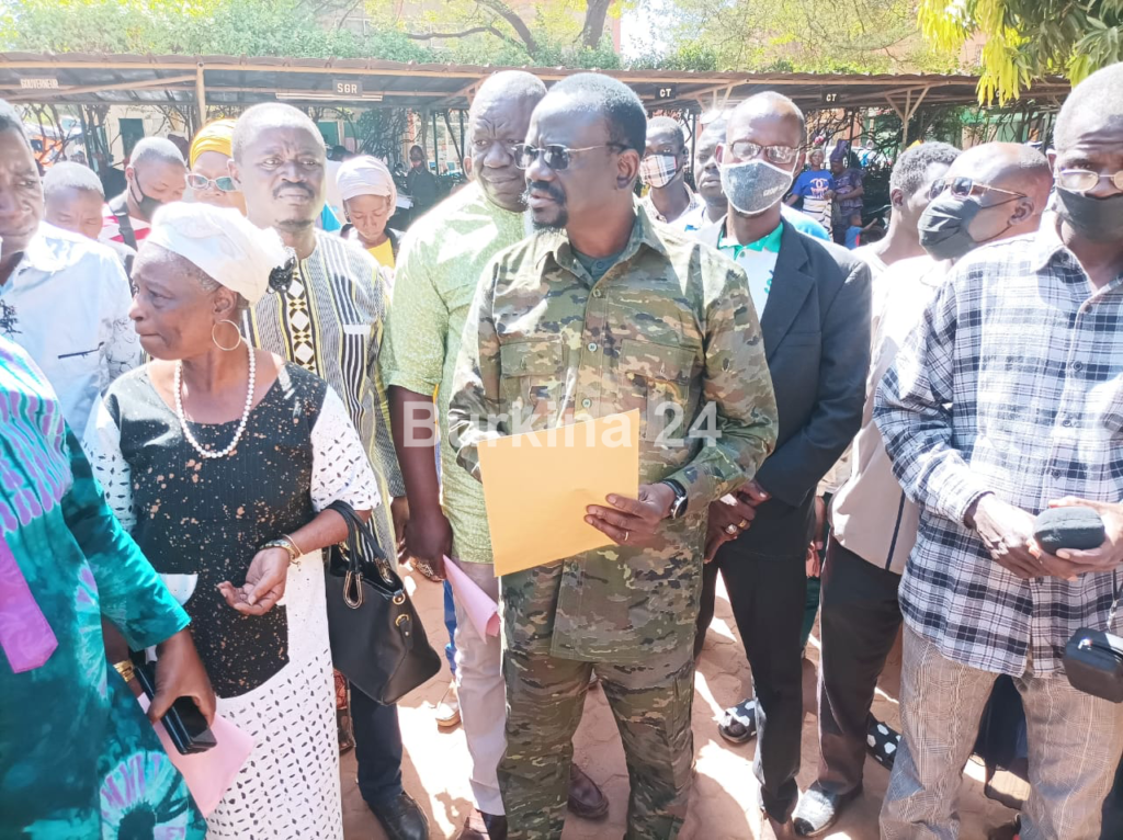 Défense de la patrie : « Les chefs de partis doivent être des chefs de ...