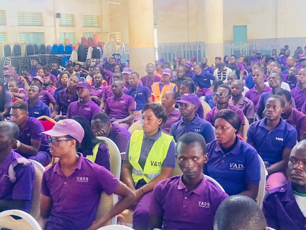 Littérature : « La marche Radieuse des VADS », un livre de Yeimbapé ...