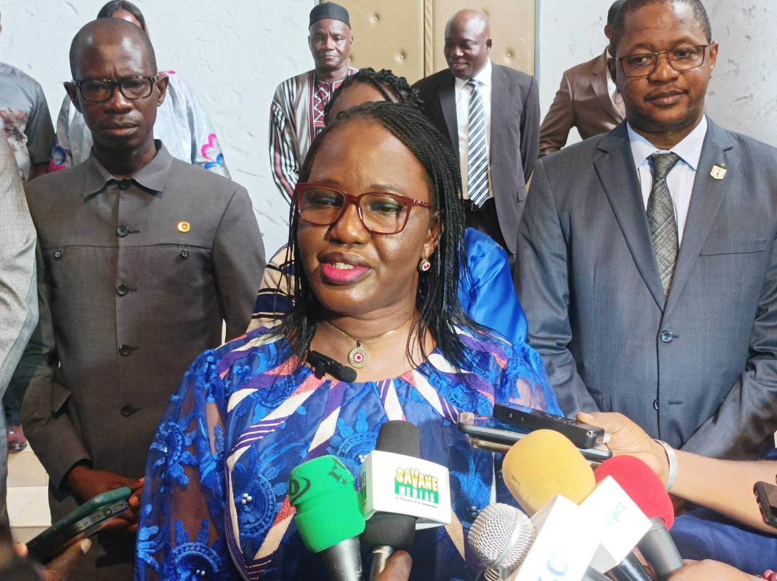 Traitement de l’information diplomatique : Diplomates et Hommes de ...