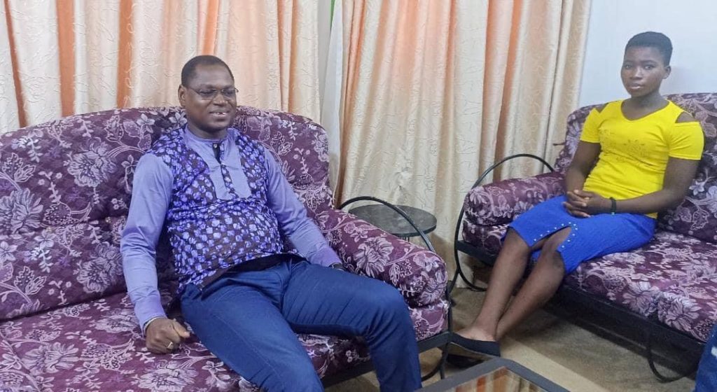 DJ DOMI et « Aïcha trembler » dans les locaux du Bureau burkinabè du ...