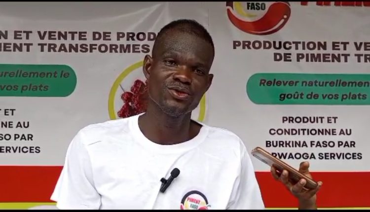 Concours de dégustation : Doli Sié Ithamar mange cinq gros piments ...