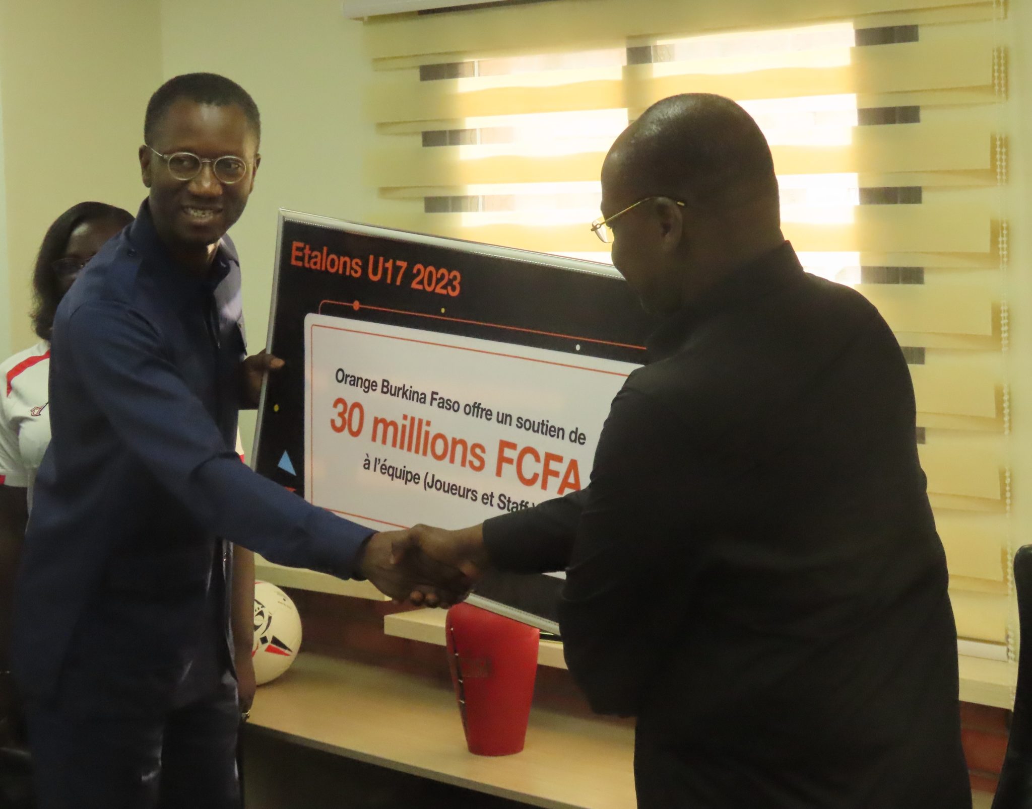 Mondial U17 2023 : Orange Burkina Faso soutient les Étalons U17 à ...
