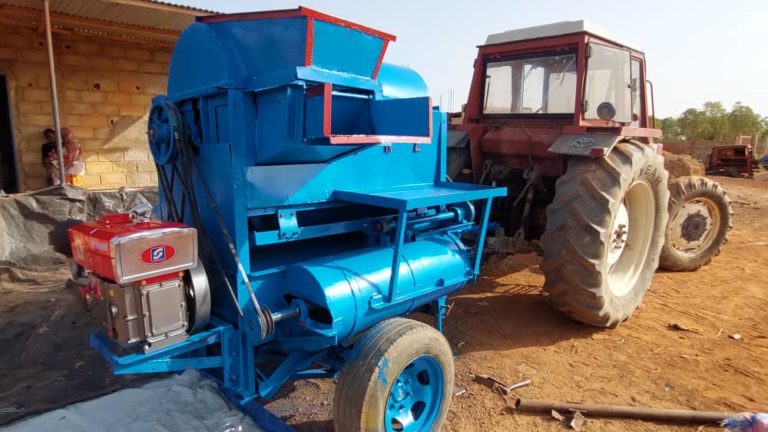 Décortiqueuse polyvalente : Une machine made in Burkina qui bat et ...