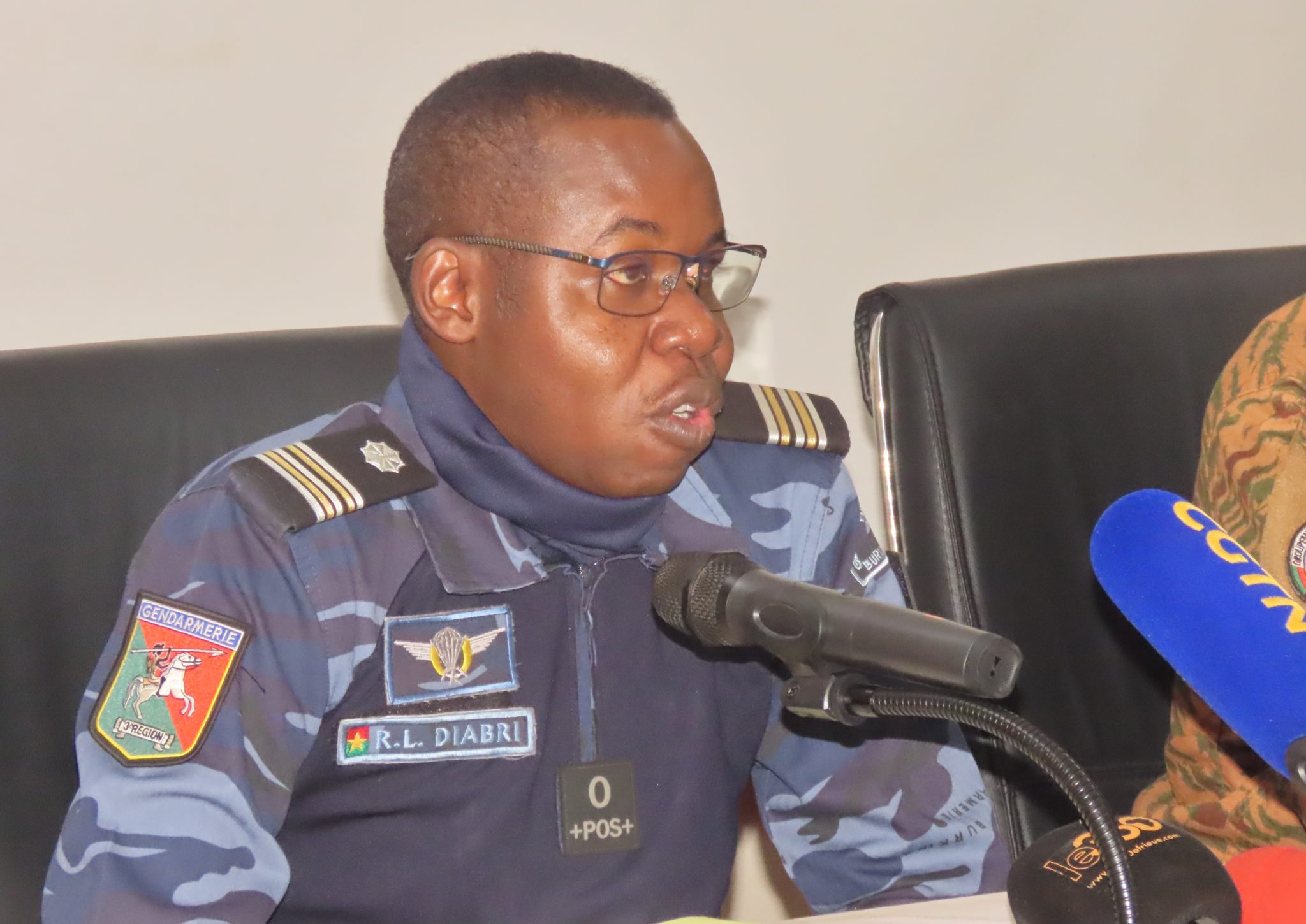 Sécurité intérieure : « Alertez, dénoncez à temps tout individu ou ...