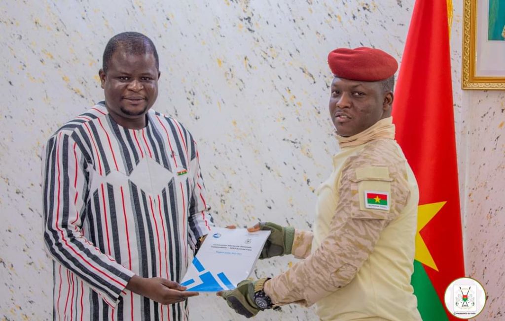 Burkina Faso : Dissolution de la Commission électorale nationale ...