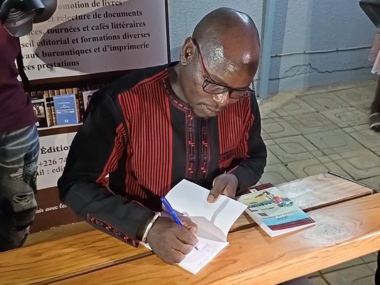 Littérature : Jean Sylvanus Ouali dépeint les réalités des sociétés actuelles du Burkina Faso ...