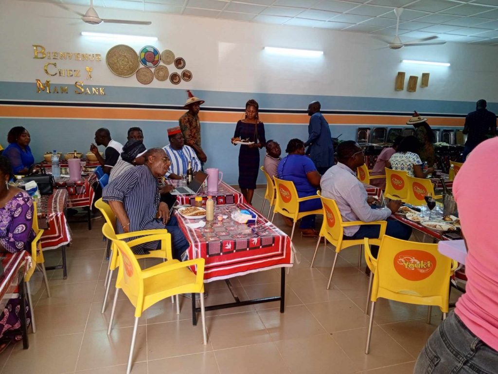 Restaurant Mam Sank : Du hangar à une salle climatisée