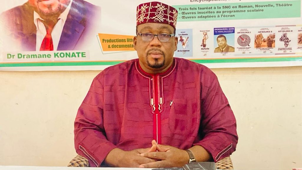 Burkina Faso : L’écrivain Dr Dramane Konaté commémore ses 30 ans de service