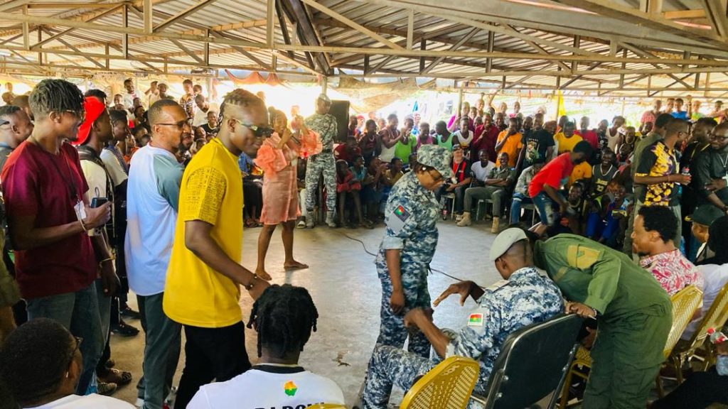 Journée caritative : L’artiste Imilo Lechanceux aux côtés des ...