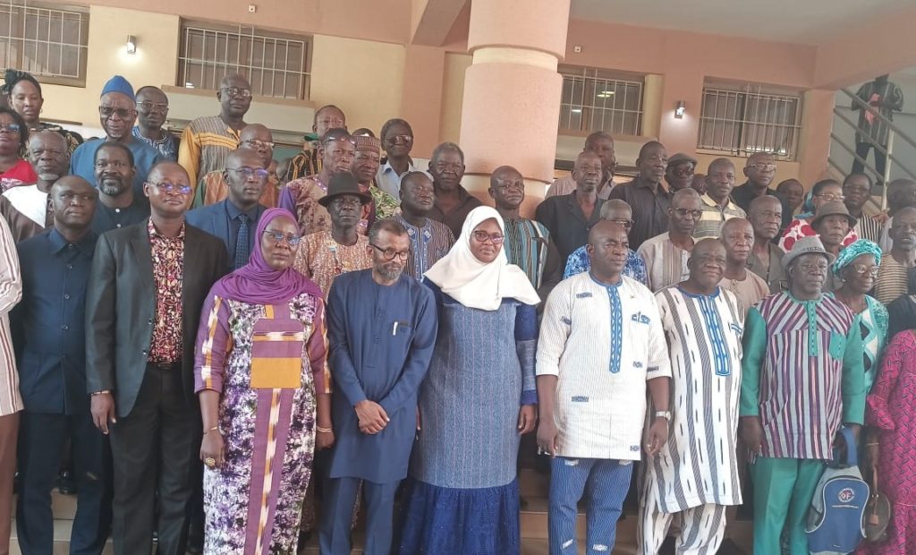 Burkina Faso : L'enrôlement biométrique des pensionnés de la CARFO ...