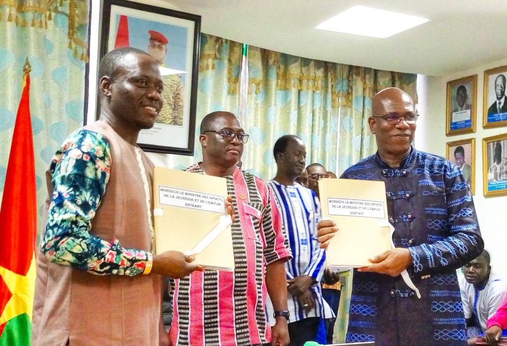 Burkina Faso : Roland Somda officiellement installé ministre en charge ...