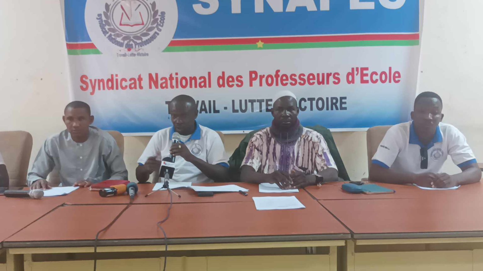 Gestion des carrières des professeurs d’école : Les recommandations du Syndicat national des ...