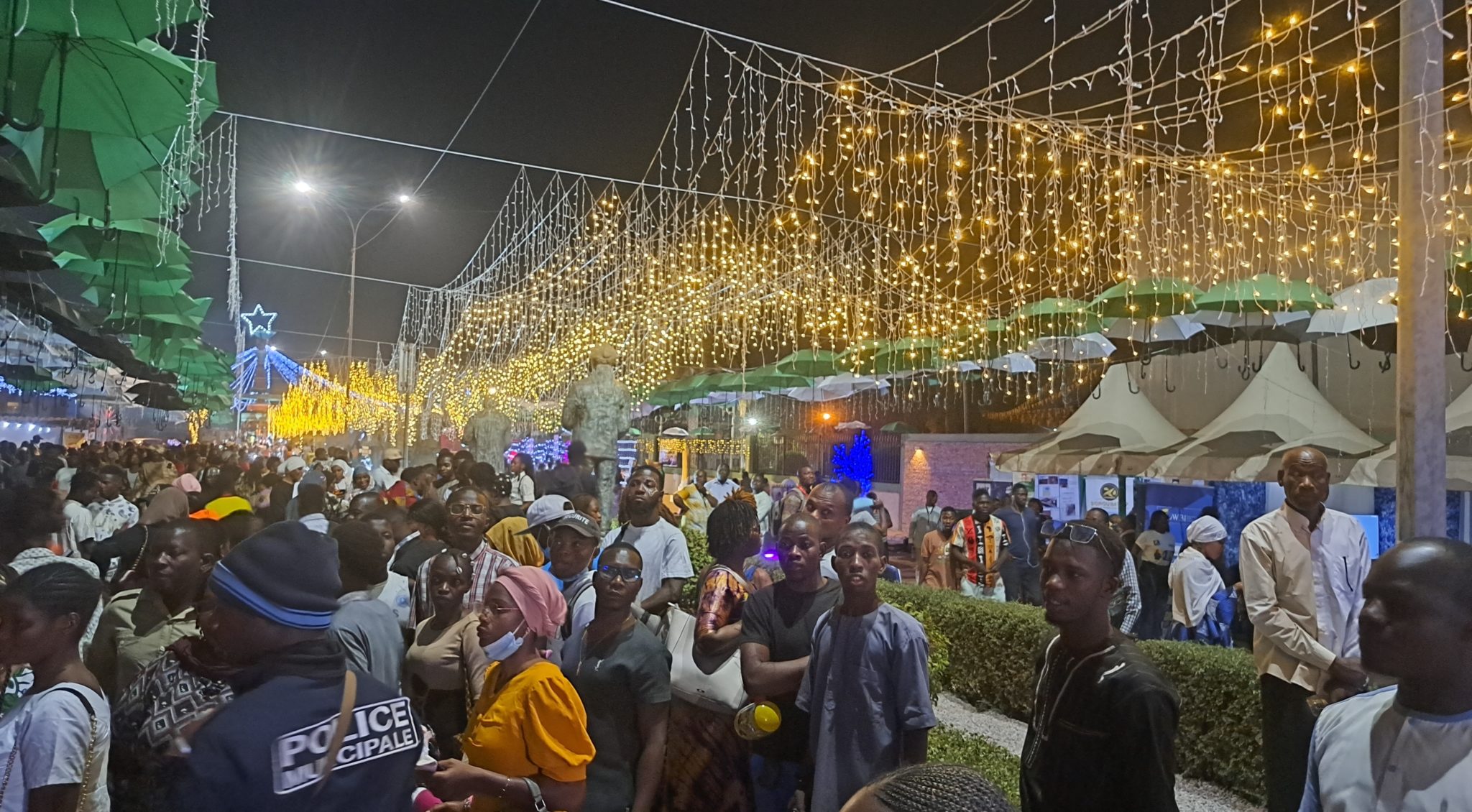 FESPACO 2025 : « Pays en lumière », une initiative lumineuse qui enchante Ouagadougou