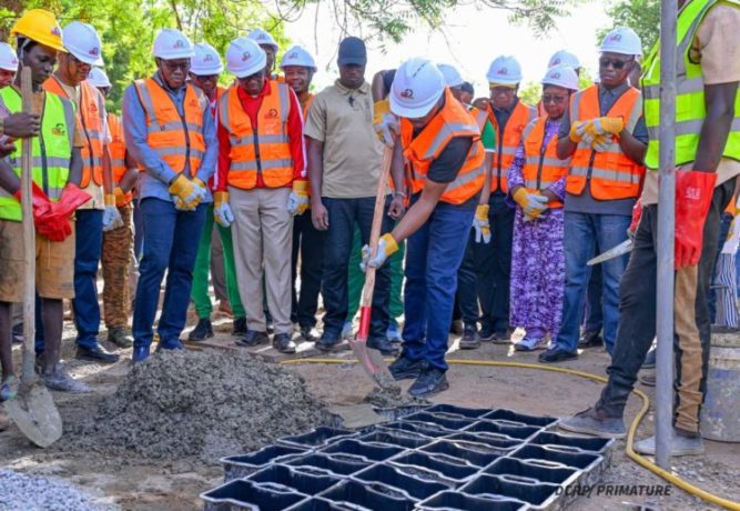 Initiative présidentielle « Faso Mêbo » : Les membres du Gouvernement apportent 150 tonnes de ciment