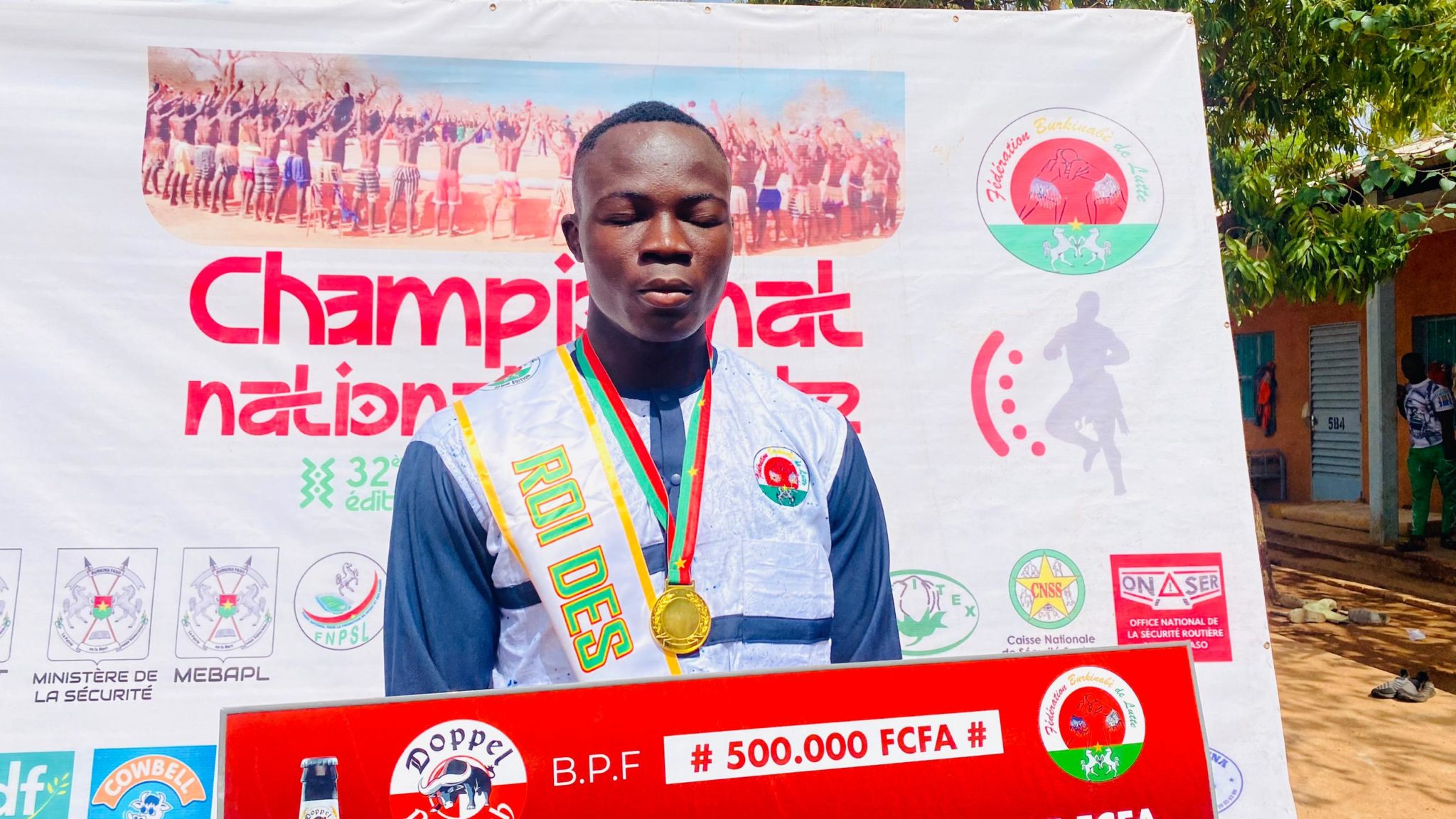 32e Championnat National de lutte : Mossé Kevin et Diallo Rihanata ...