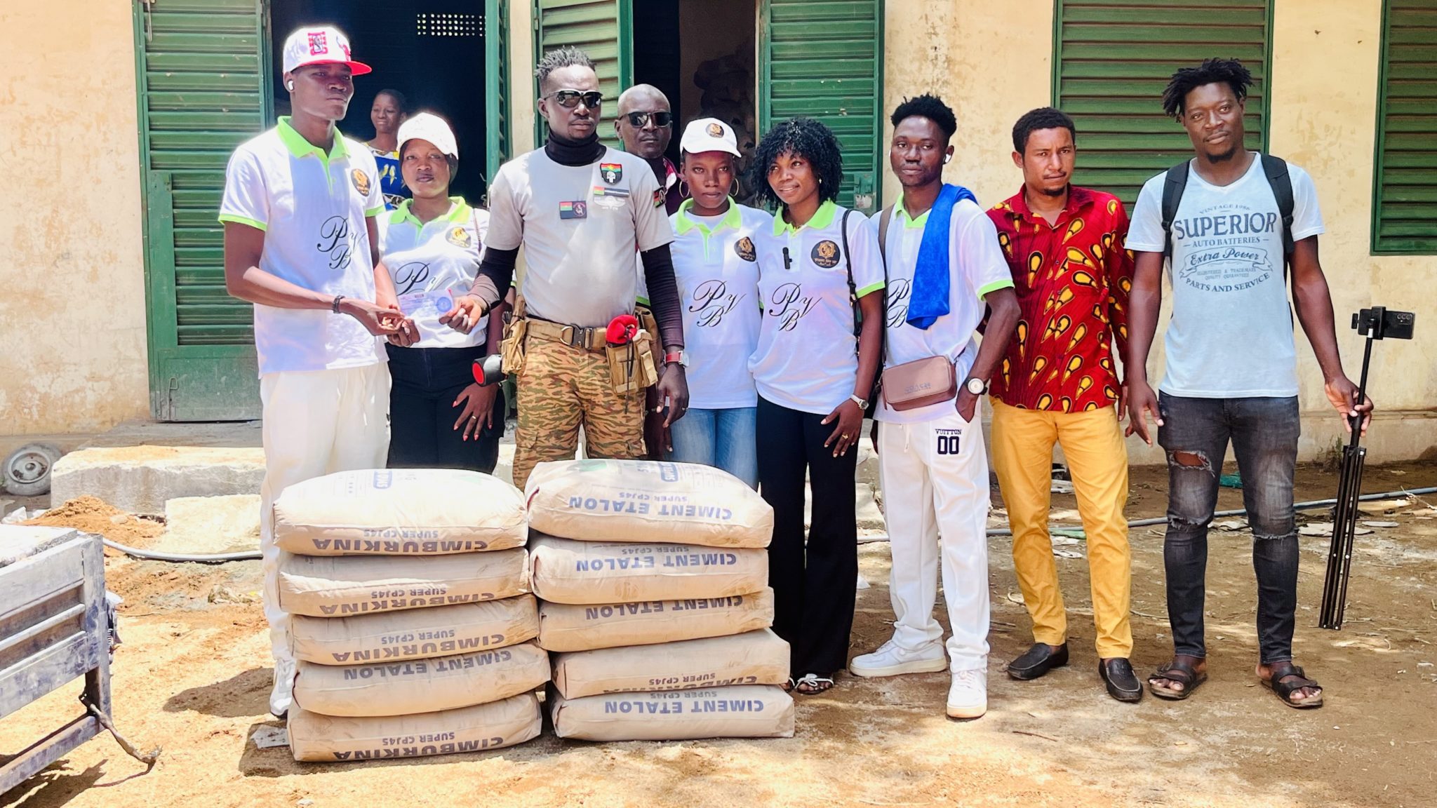 Initiative « Faso Mêbo » : Des habitants de Pabré apportent une contribution de 10 sacs de ciment