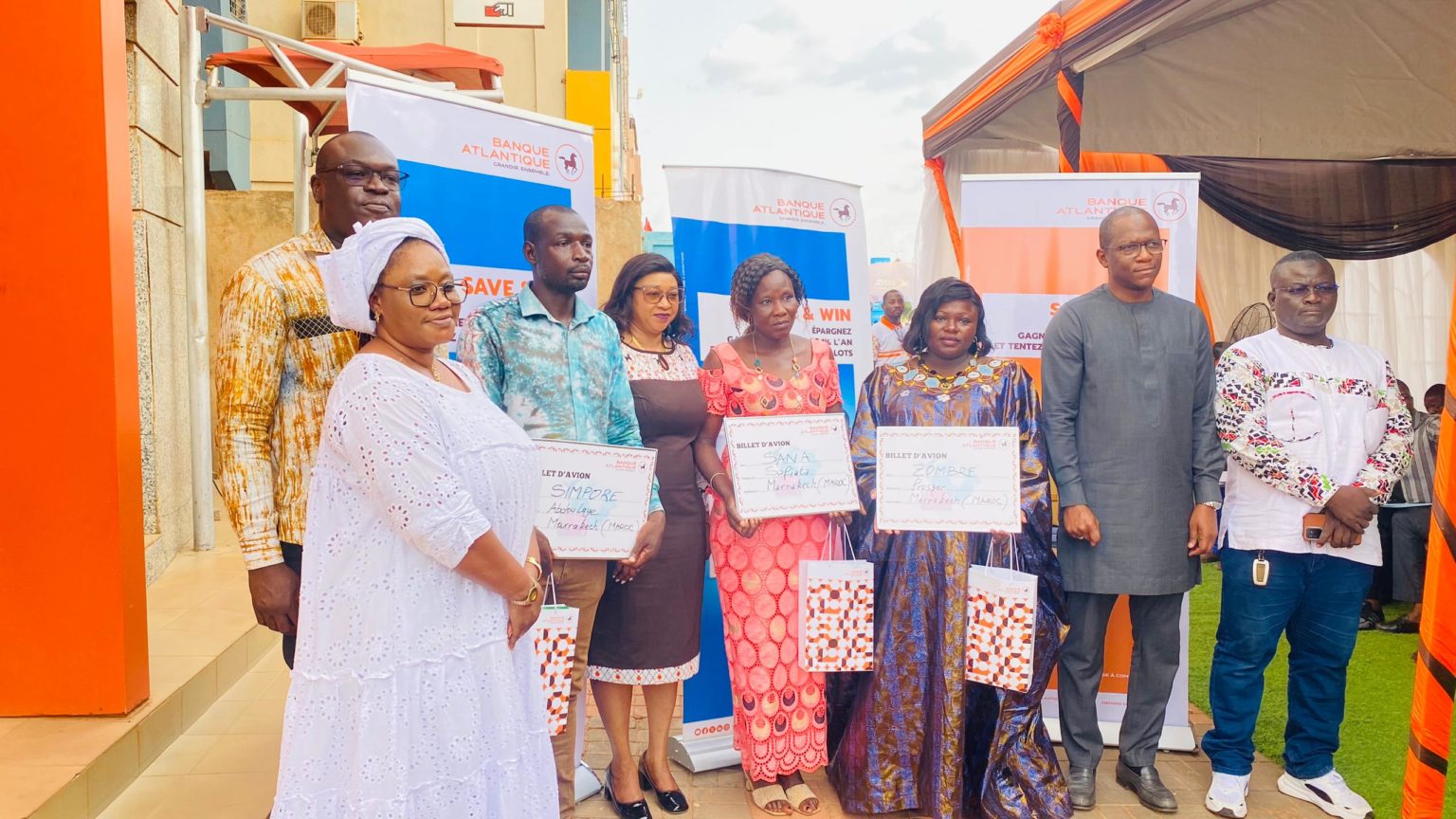 Burkina Faso : Dans le cadre de la campagne « Save and Win », Banque Atlantique récompense les ...