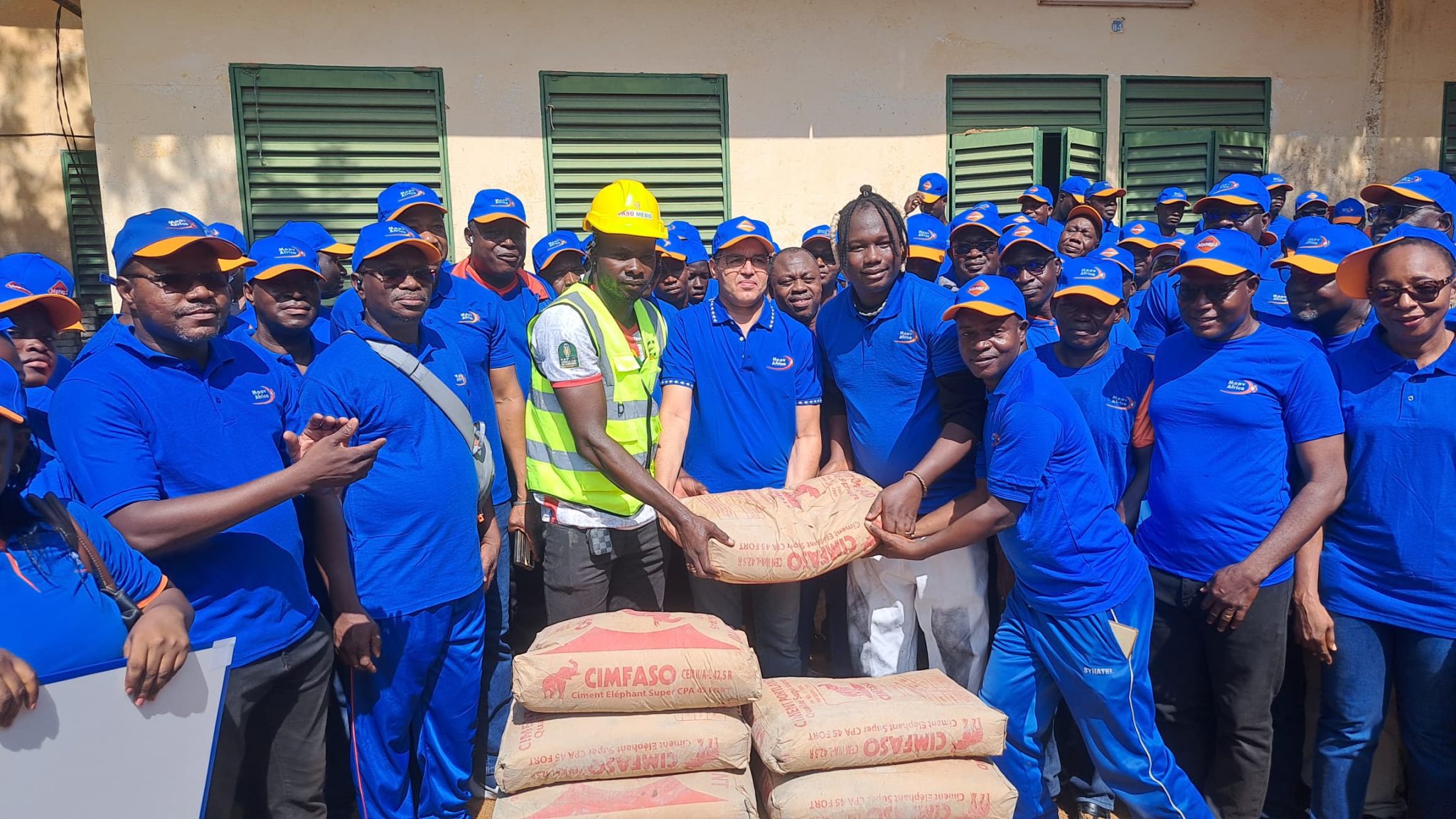 Moov Africa Burkina : 100 tonnes de ciment et une armée de volontaires pour «Faso Mêbo»