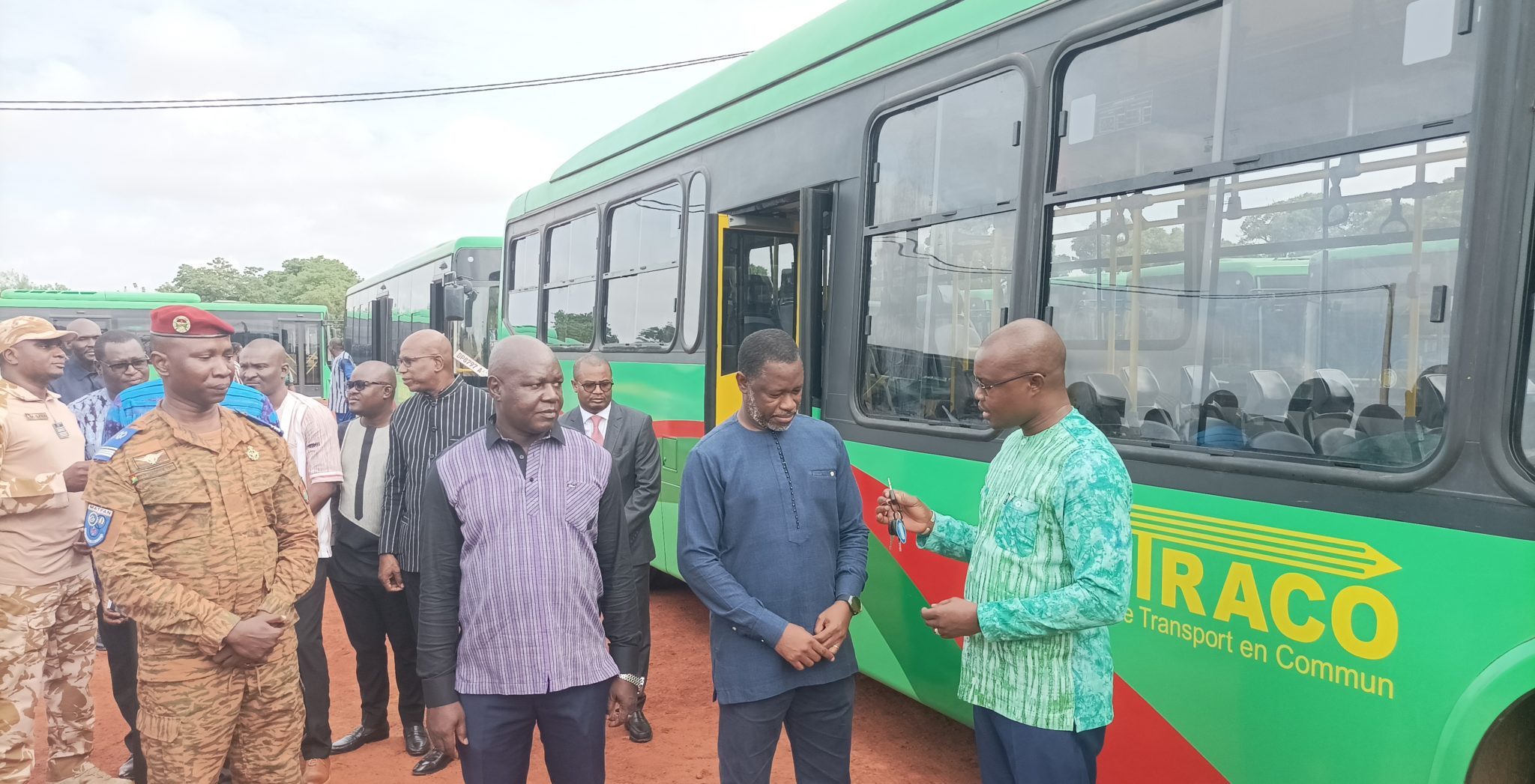 Mobilité urbaine : 155 nouveaux bus remis à la SOTRACO