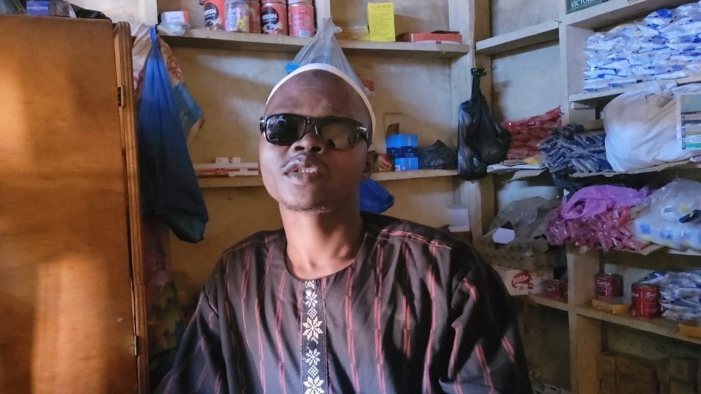 Alassane Compaoré, le commerçant non-voyant qui défie l’adversité à ...