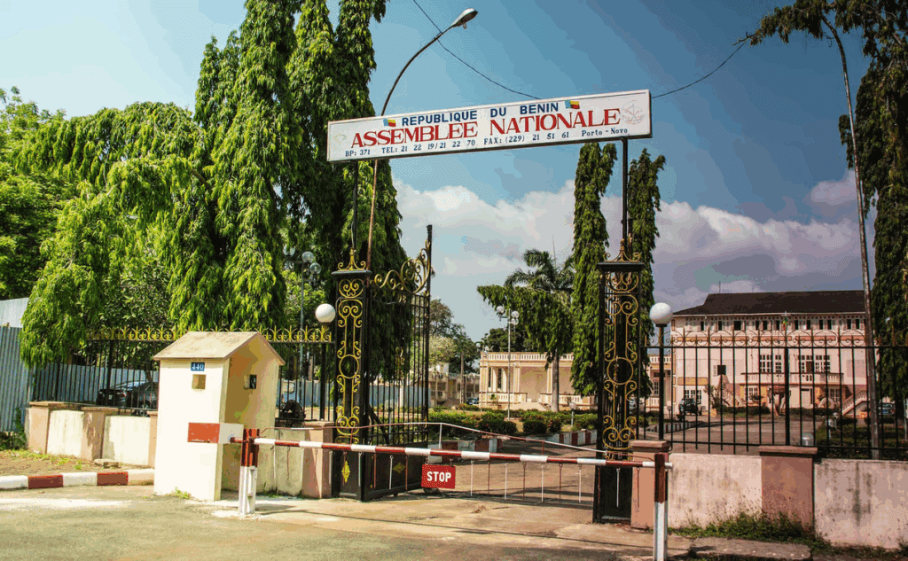 Bénin : Une révision constitutionnelle fait passer le mandat ...