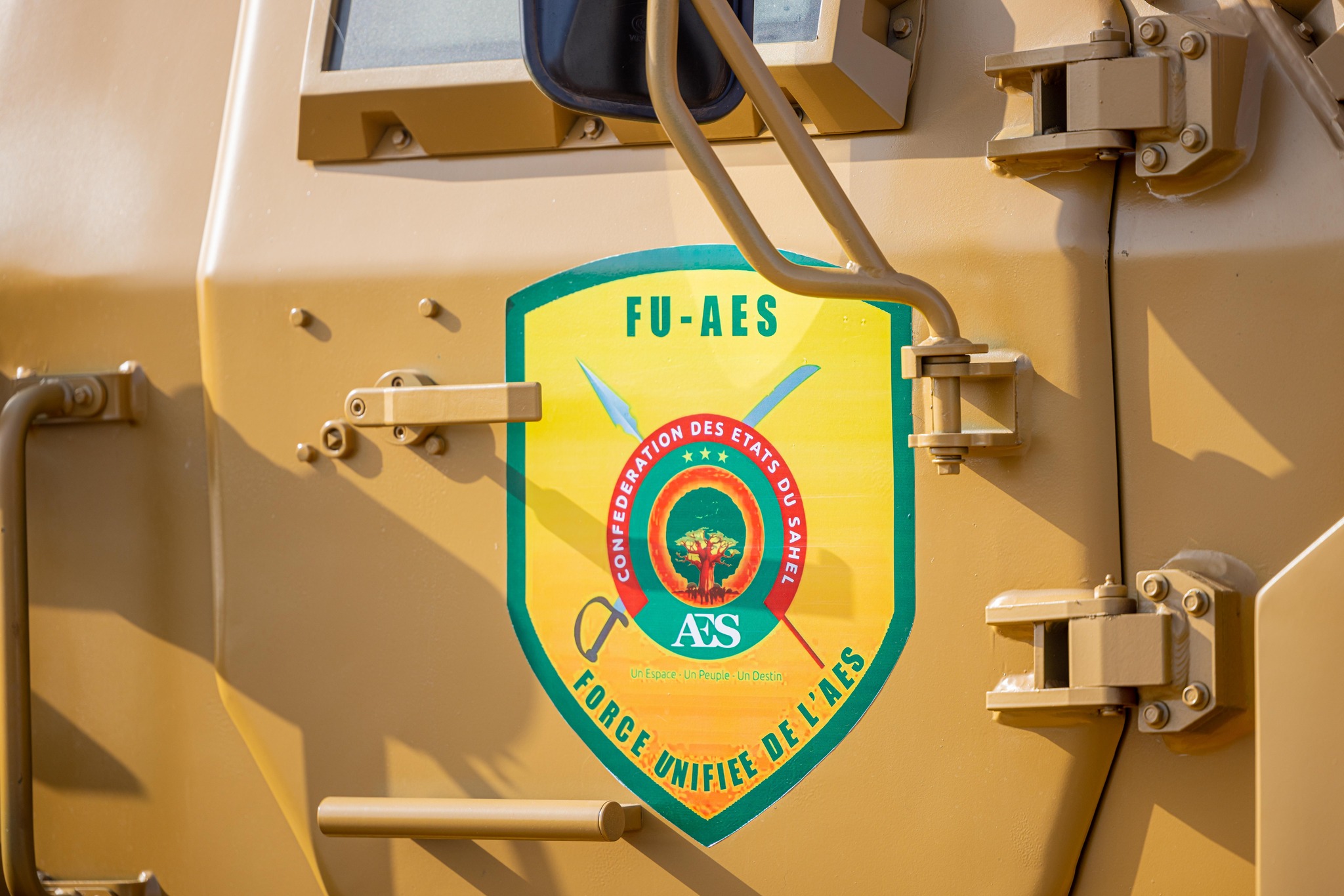 Remise de l’étendard à la Force unifiée de l’AES : L’Alliance des États ...
